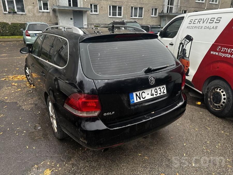 Melns Volkswagen Golf 2010 Rīga, ar dzinēja tilpumu 1.60 L un nobraukumu 380 tūkst. km par 500 €, foto 4 vietnē AUTOMOTO.COM.LV