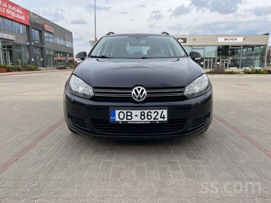 Black Volkswagen Golf 2011 in Riga, with an engine capacity of 1.60 L and mileage of 186 thousand km for 4200 €, photo 5 on AUTOMOTO.COM.LV