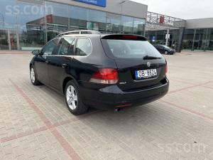 Black Volkswagen Golf 2011 in Riga, with an engine capacity of 1.60 L and mileage of 186 thousand km for 5900 €, photo 4 on AUTOMOTO.COM.LV