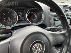 Black Volkswagen Golf 2011 in Riga, with an engine capacity of 1.60 L and mileage of 186 thousand km for 5900 €, photo 6 on AUTOMOTO.COM.LV