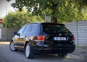 Black Volkswagen Golf 2011 in Jelgava, with an engine capacity of 1.60 L and mileage of 261 thousand km for 4499 €, photo 3 on AUTOMOTO.COM.LV