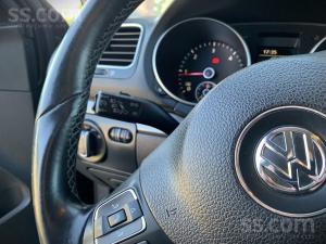 Black Volkswagen Golf 2011 in Jelgava, with an engine capacity of 1.60 L and mileage of 261 thousand km for 4499 €, photo 16 on AUTOMOTO.COM.LV