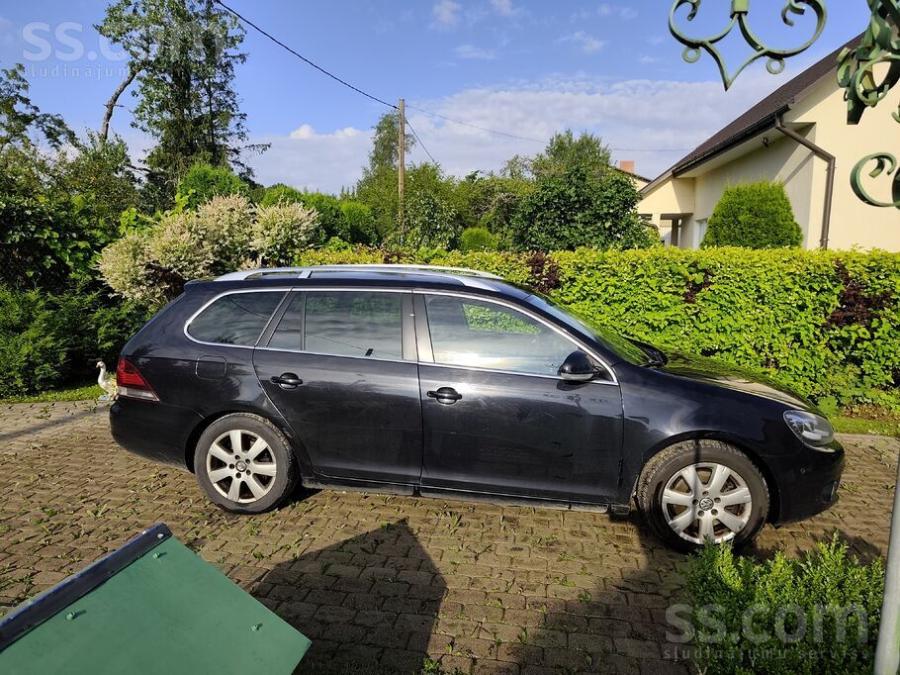 Black Volkswagen Golf 2011 in Riga, with an engine capacity of 2.00 L and mileage of 300 thousand km for 2750 €, photo 2 on AUTOMOTO.COM.LV