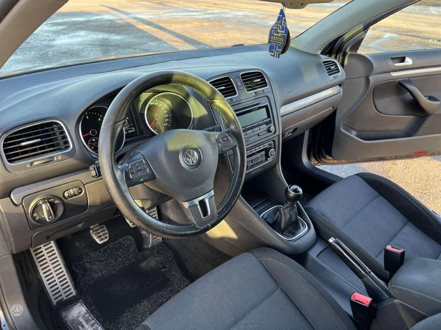 Melns Volkswagen Golf 2011 Raseiniai, ar dzinēja tilpumu 1.60 L un nobraukumu 286 tūkst. km par 4000 €, foto 5 vietnē AUTOMOTO.COM.LV
