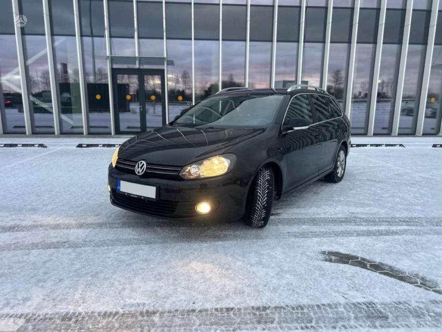 Black Volkswagen Golf 2011 in Vilnius, with an engine capacity of 1.60 L and mileage of 327 thousand km for 3000 €, photo 1 on AUTOMOTO.COM.LV