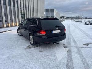 Black Volkswagen Golf 2011 in Vilnius, with an engine capacity of 1.60 L and mileage of 327 thousand km for 3000 €, photo 6 on AUTOMOTO.COM.LV