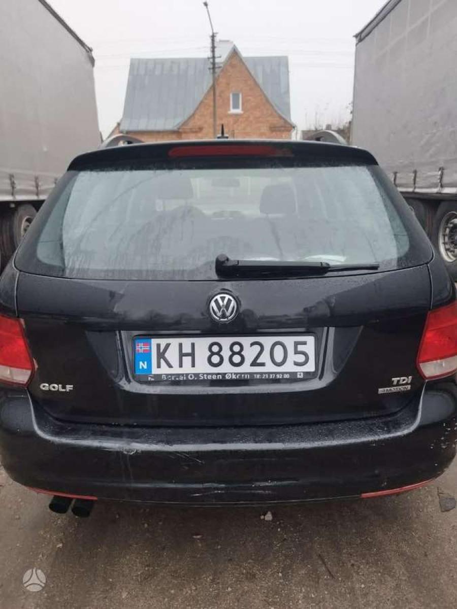 Black Volkswagen Golf 2011 in Panevezys, with an engine capacity of 1.60 L and mileage of 237 thousand km for 2500 €, photo 6 on AUTOMOTO.COM.LV