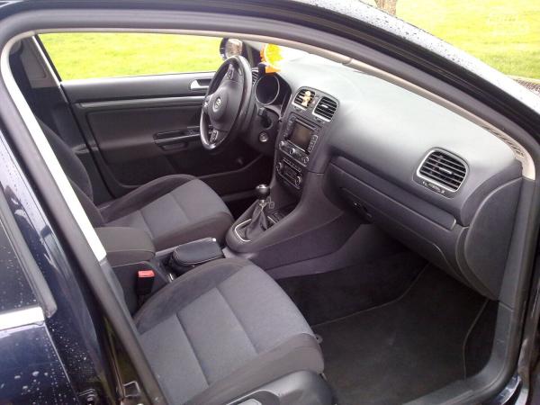 Melns Volkswagen Golf 2011 Mažeikiai, ar dzinēja tilpumu 1.60 L un nobraukumu 312 tūkst. km par 4250 €, foto 8 vietnē AUTOMOTO.COM.LV