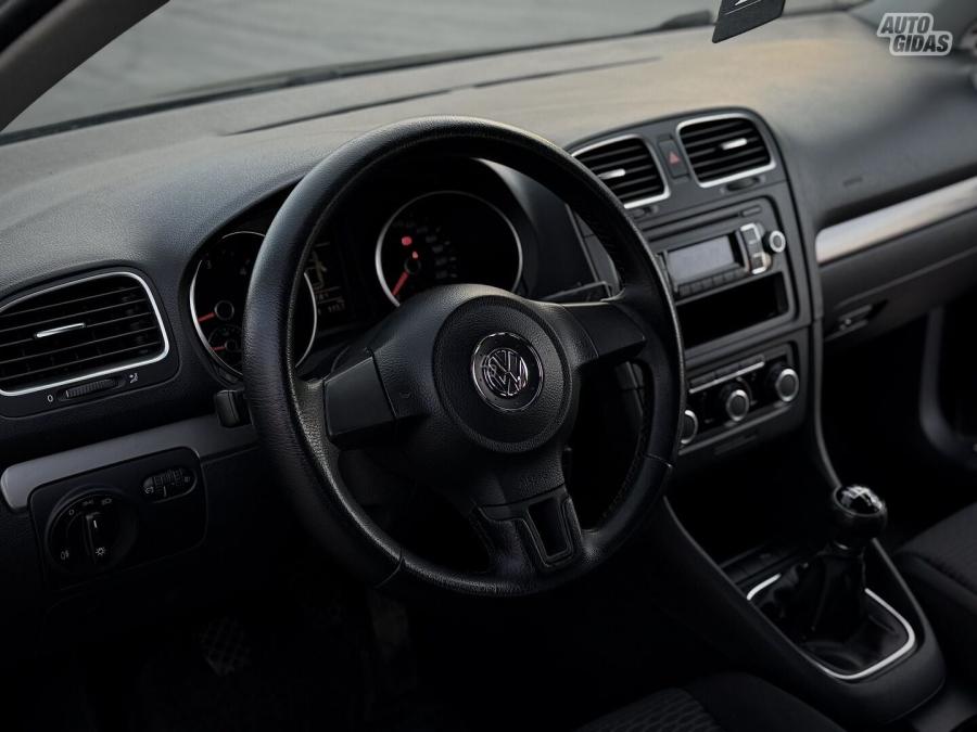 Melns Volkswagen Golf 2011 Šauļi, ar dzinēja tilpumu 1.60 L un nobraukumu 267 tūkst. km par 2650 €, foto 17 vietnē AUTOMOTO.COM.LV