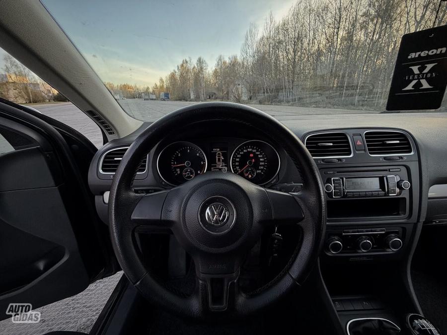Melns Volkswagen Golf 2011 Šauļi, ar dzinēja tilpumu 1.60 L un nobraukumu 267 tūkst. km par 2650 €, foto 20 vietnē AUTOMOTO.COM.LV