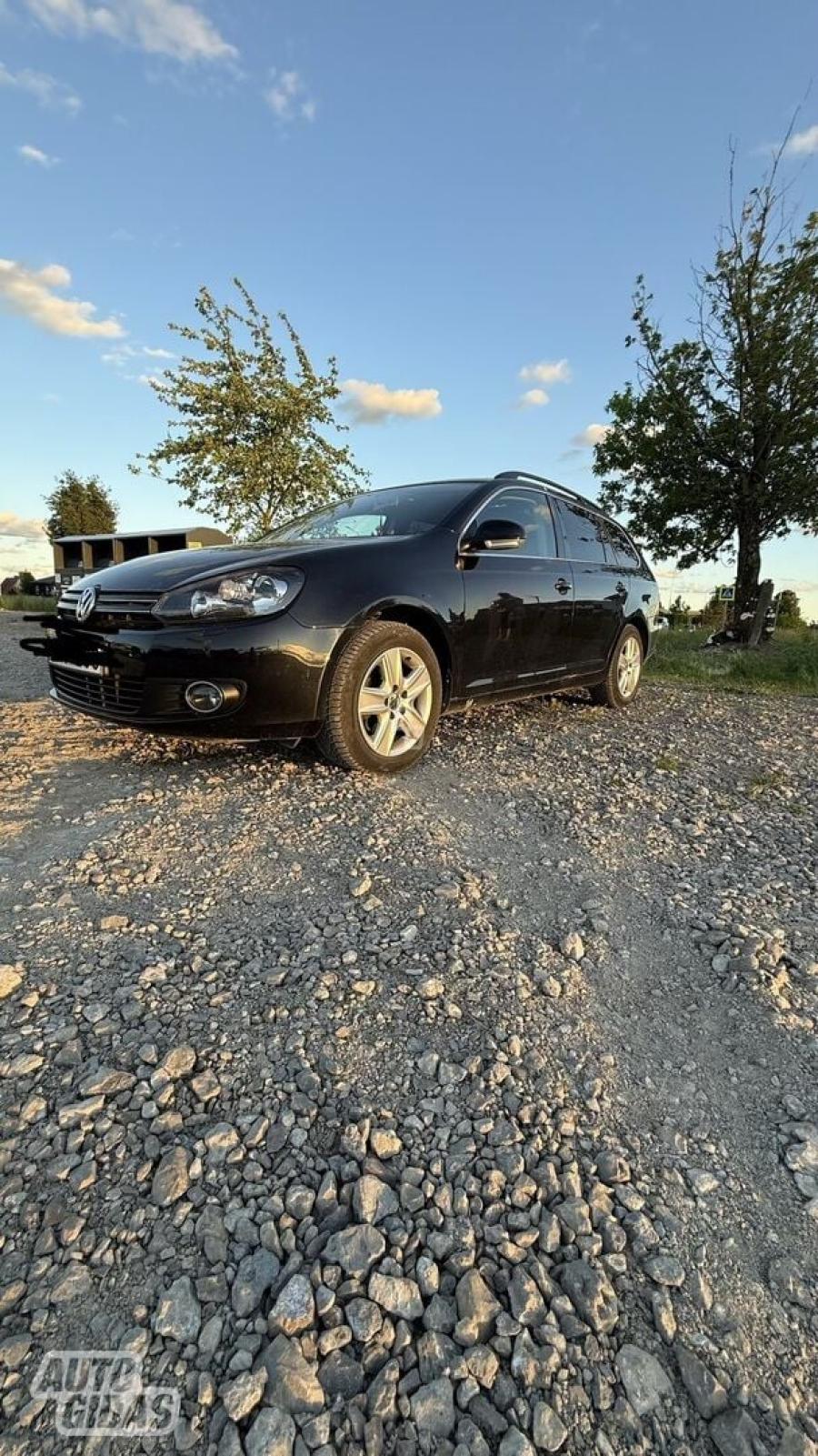 Black Volkswagen Golf 2011 in Kaunas, with an engine capacity of 1.60 L and mileage of 249 thousand km for 3300 €, photo 1 on AUTOMOTO.COM.LV