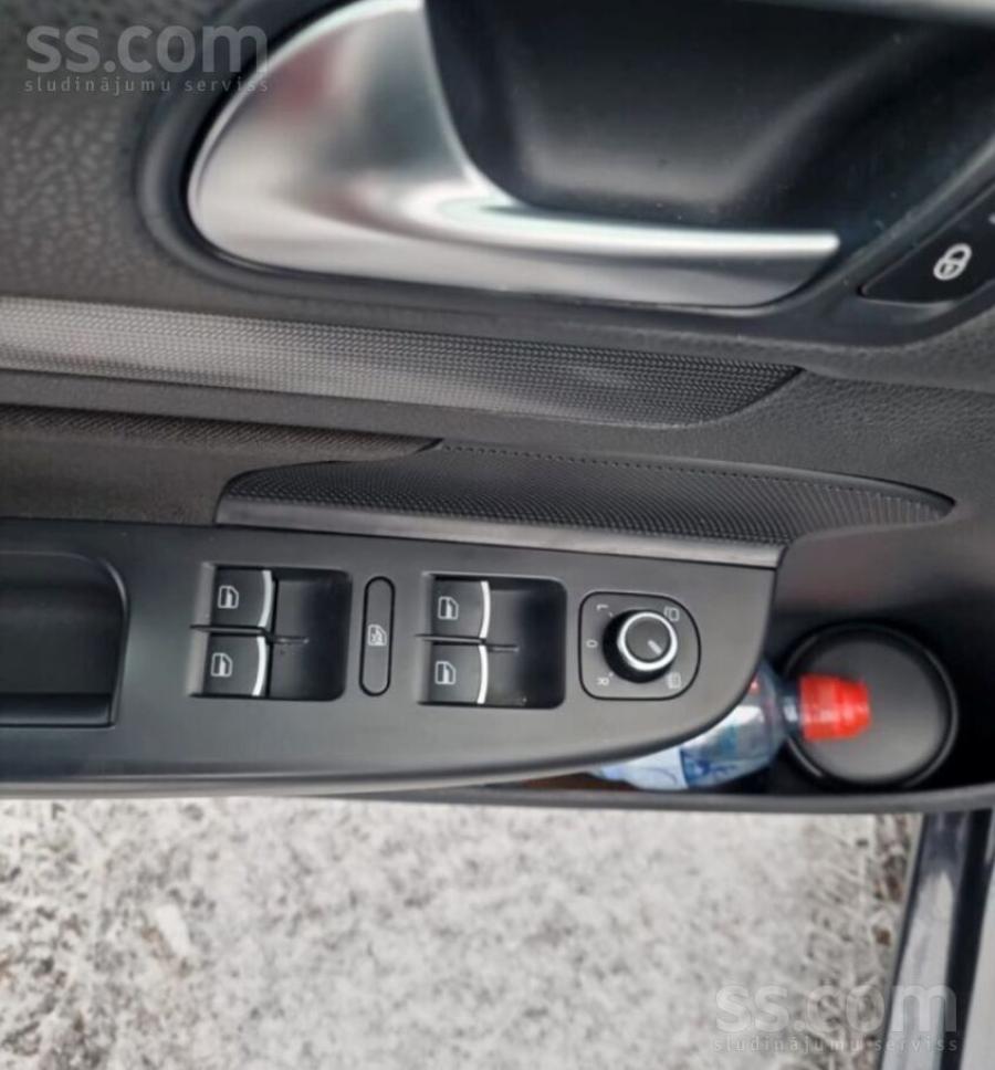Melns Volkswagen Golf 2011 Jelgava, ar dzinēja tilpumu 1.60 L un nobraukumu 214 tūkst. km par 7600 €, foto 15 vietnē AUTOMOTO.COM.LV