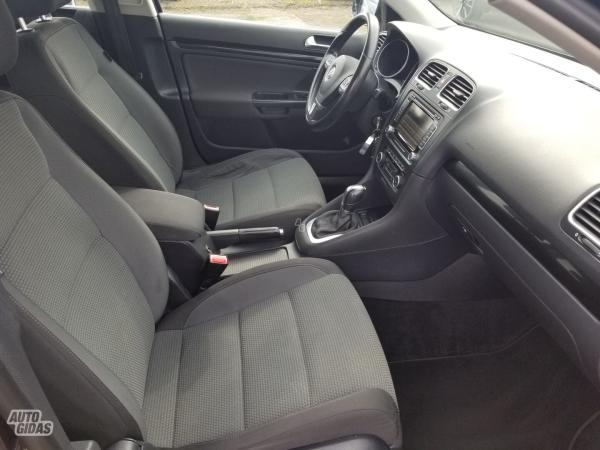 Black Volkswagen Golf 2011 in Kaunas, with an engine capacity of 1.60 L and mileage of 200 thousand km for 3999 €, photo 8 on AUTOMOTO.COM.LV