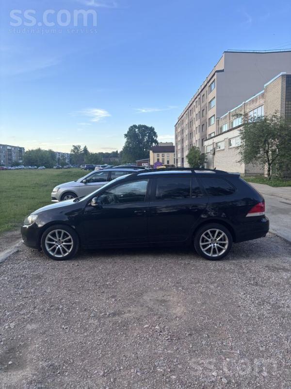 Black Volkswagen Golf 2011 in Riga, with an engine capacity of 1.60 L and mileage of 394 thousand km for 3199 €, photo 5 on AUTOMOTO.COM.LV