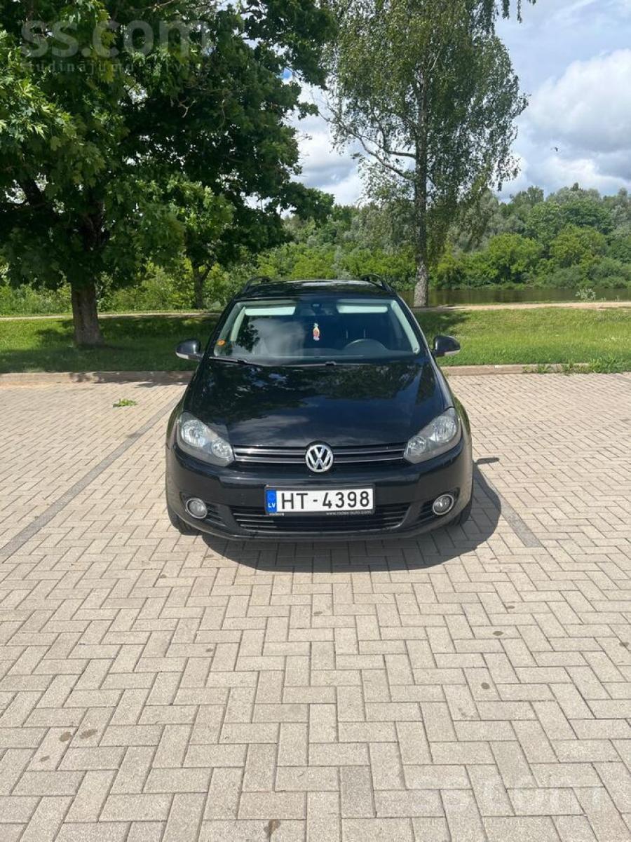 Melns Volkswagen Golf 2011 Rīga, ar dzinēja tilpumu 2.00 L un nobraukumu 318 tūkst. km par 2699 €, foto 1 vietnē AUTOMOTO.COM.LV
