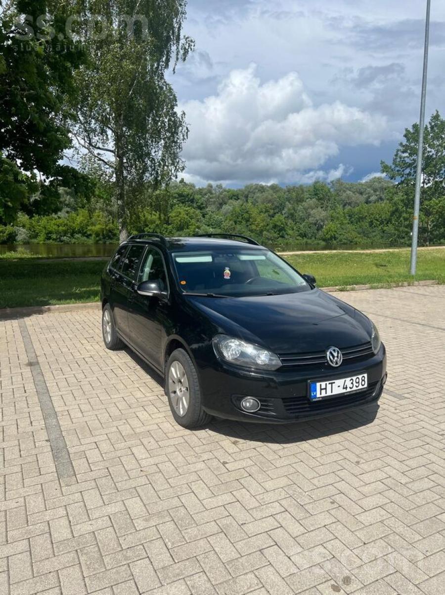 Melns Volkswagen Golf 2011 Rīga, ar dzinēja tilpumu 2.00 L un nobraukumu 318 tūkst. km par 2699 €, foto 3 vietnē AUTOMOTO.COM.LV