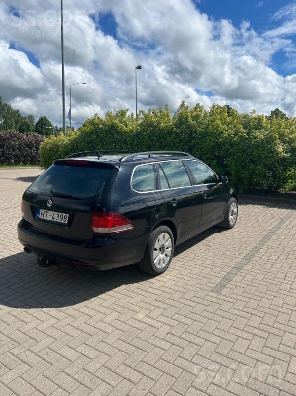 Black Volkswagen Golf 2011 in Riga, with an engine capacity of 2.00 L and mileage of 318 thousand km for 2699 €, photo 5 on AUTOMOTO.COM.LV