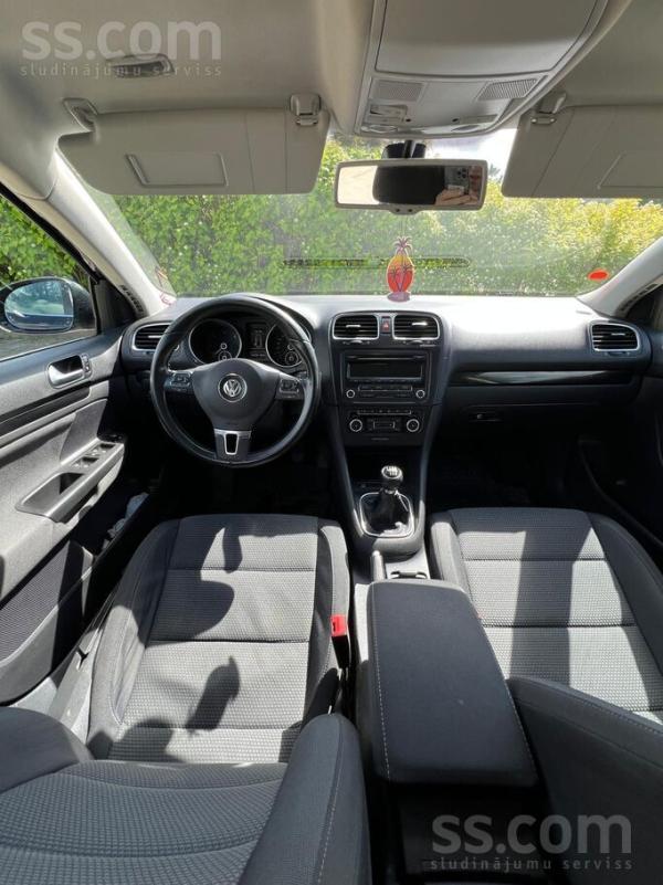 Black Volkswagen Golf 2011 in Riga, with an engine capacity of 2.00 L and mileage of 318 thousand km for 2699 €, photo 8 on AUTOMOTO.COM.LV