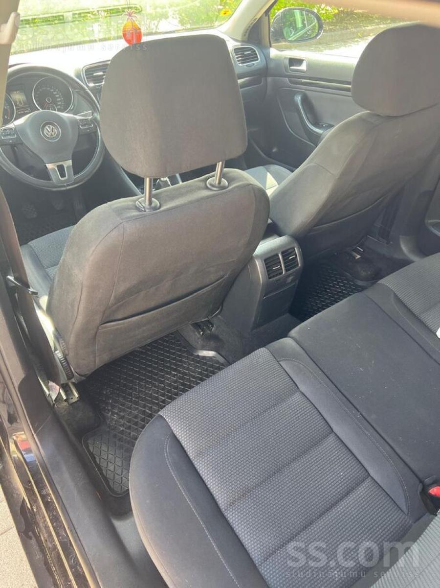 Melns Volkswagen Golf 2011 Rīga, ar dzinēja tilpumu 2.00 L un nobraukumu 318 tūkst. km par 2699 €, foto 10 vietnē AUTOMOTO.COM.LV