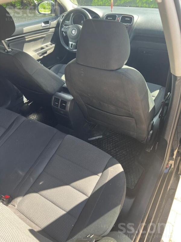 Black Volkswagen Golf 2011 in Riga, with an engine capacity of 2.00 L and mileage of 318 thousand km for 2699 €, photo 10 on AUTOMOTO.COM.LV