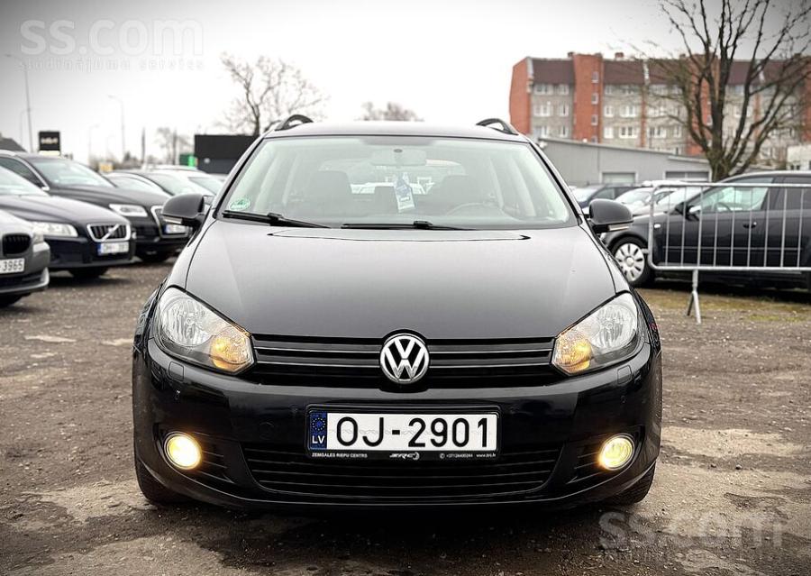 Black Volkswagen Golf 2011 in Jelgava, with an engine capacity of 1.60 L and mileage of 290 thousand km for 4299 €, photo 4 on AUTOMOTO.COM.LV