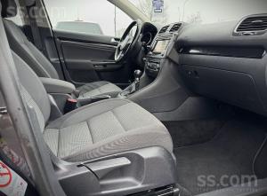 Black Volkswagen Golf 2011 in Jelgava, with an engine capacity of 1.60 L and mileage of 290 thousand km for 4299 €, photo 13 on AUTOMOTO.COM.LV