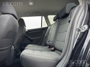 Black Volkswagen Golf 2011 in Jelgava, with an engine capacity of 1.60 L and mileage of 290 thousand km for 4299 €, photo 15 on AUTOMOTO.COM.LV
