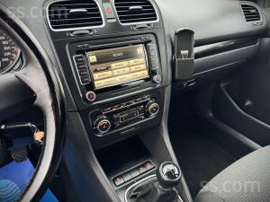 Black Volkswagen Golf 2011 in Jelgava, with an engine capacity of 1.60 L and mileage of 290 thousand km for 4299 €, photo 16 on AUTOMOTO.COM.LV