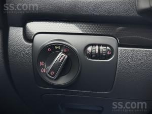 Black Volkswagen Golf 2011 in Jelgava, with an engine capacity of 1.60 L and mileage of 290 thousand km for 4299 €, photo 19 on AUTOMOTO.COM.LV
