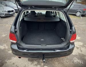 Black Volkswagen Golf 2011 in Jelgava, with an engine capacity of 1.60 L and mileage of 290 thousand km for 4299 €, photo 21 on AUTOMOTO.COM.LV