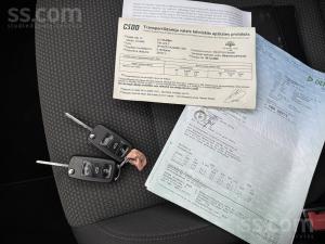 Black Volkswagen Golf 2011 in Jelgava, with an engine capacity of 1.60 L and mileage of 290 thousand km for 4299 €, photo 23 on AUTOMOTO.COM.LV