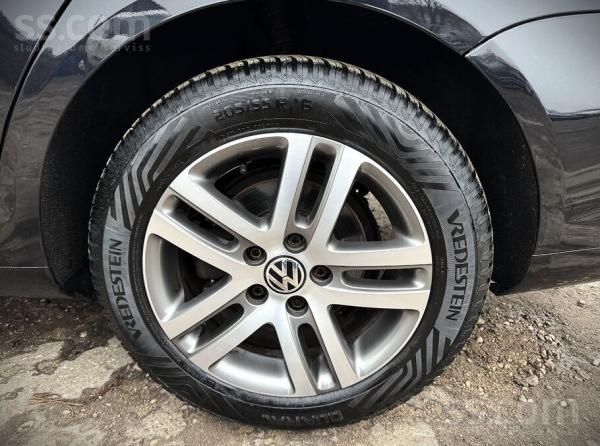 Black Volkswagen Golf 2011 in Jelgava, with an engine capacity of 1.60 L and mileage of 290 thousand km for 4299 €, photo 9 on AUTOMOTO.COM.LV