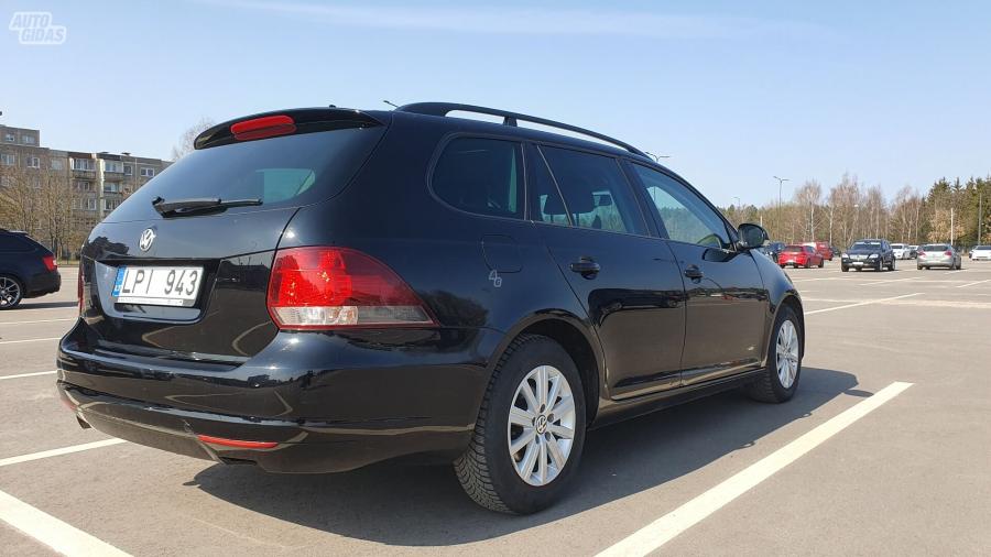 Black Volkswagen Golf 2011 in Kaunas, with an engine capacity of 1.60 L and mileage of 292 thousand km for 3000 €, photo 4 on AUTOMOTO.COM.LV