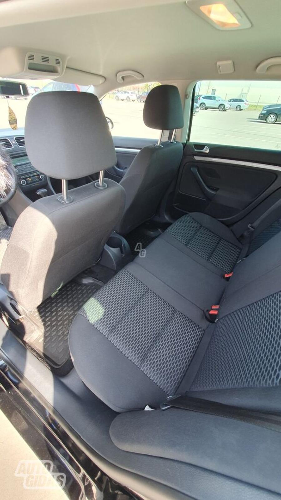 Black Volkswagen Golf 2011 in Kaunas, with an engine capacity of 1.60 L and mileage of 292 thousand km for 3000 €, photo 12 on AUTOMOTO.COM.LV
