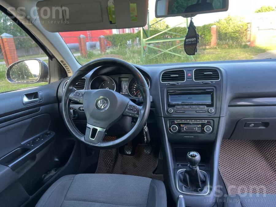 Melns Volkswagen Golf 2011 Rīga, ar dzinēja tilpumu 1.60 L un nobraukumu 326 tūkst. km par 2200 €, foto 13 vietnē AUTOMOTO.COM.LV