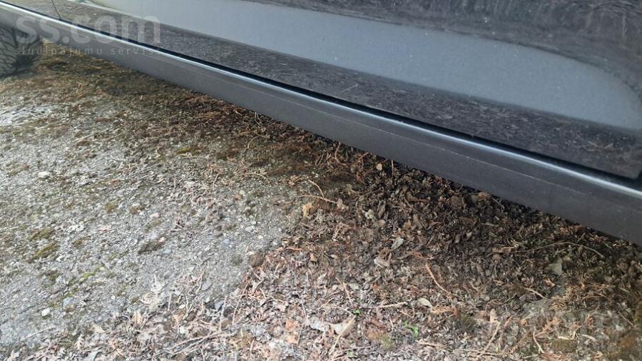 Melns Volkswagen Golf 2011 Ogre, ar dzinēja tilpumu 1.60 L un nobraukumu 299 tūkst. km par 3850 €, foto 11 vietnē AUTOMOTO.COM.LV