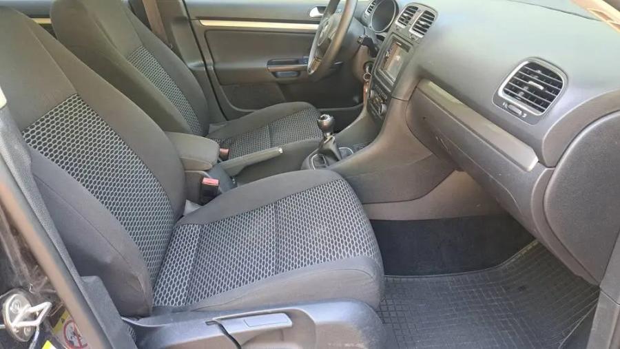 Melns Volkswagen Golf 2011 Ogre, ar dzinēja tilpumu 1.60 L un nobraukumu 299 tūkst. km par 3850 €, foto 6 vietnē AUTOMOTO.COM.LV