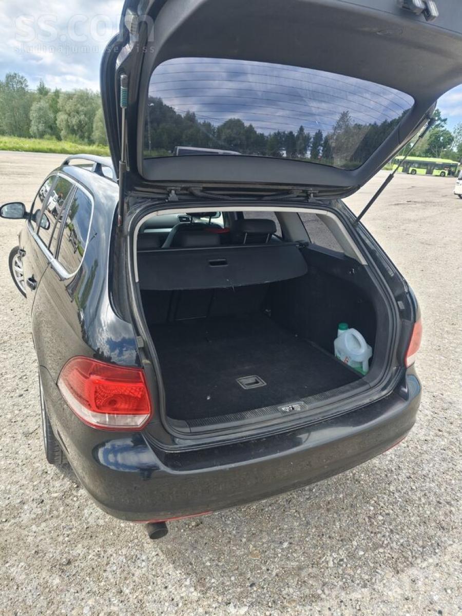 Black Volkswagen Golf 2011 in Riga, with an engine capacity of 1.20 L and mileage of 245 thousand km for 2700 €, photo 6 on AUTOMOTO.COM.LV