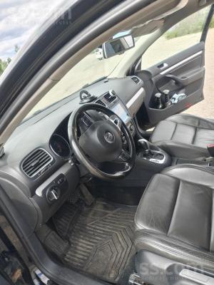 Black Volkswagen Golf 2011 in Riga, with an engine capacity of 1.20 L and mileage of 245 thousand km for 2700 €, photo 9 on AUTOMOTO.COM.LV