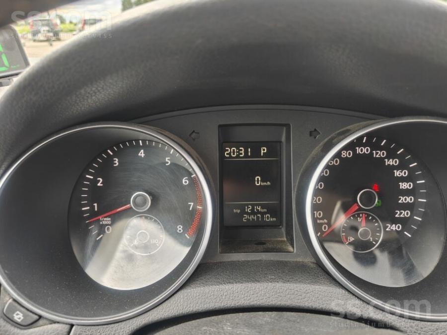 Black Volkswagen Golf 2011 in Riga, with an engine capacity of 1.20 L and mileage of 245 thousand km for 2700 €, photo 13 on AUTOMOTO.COM.LV