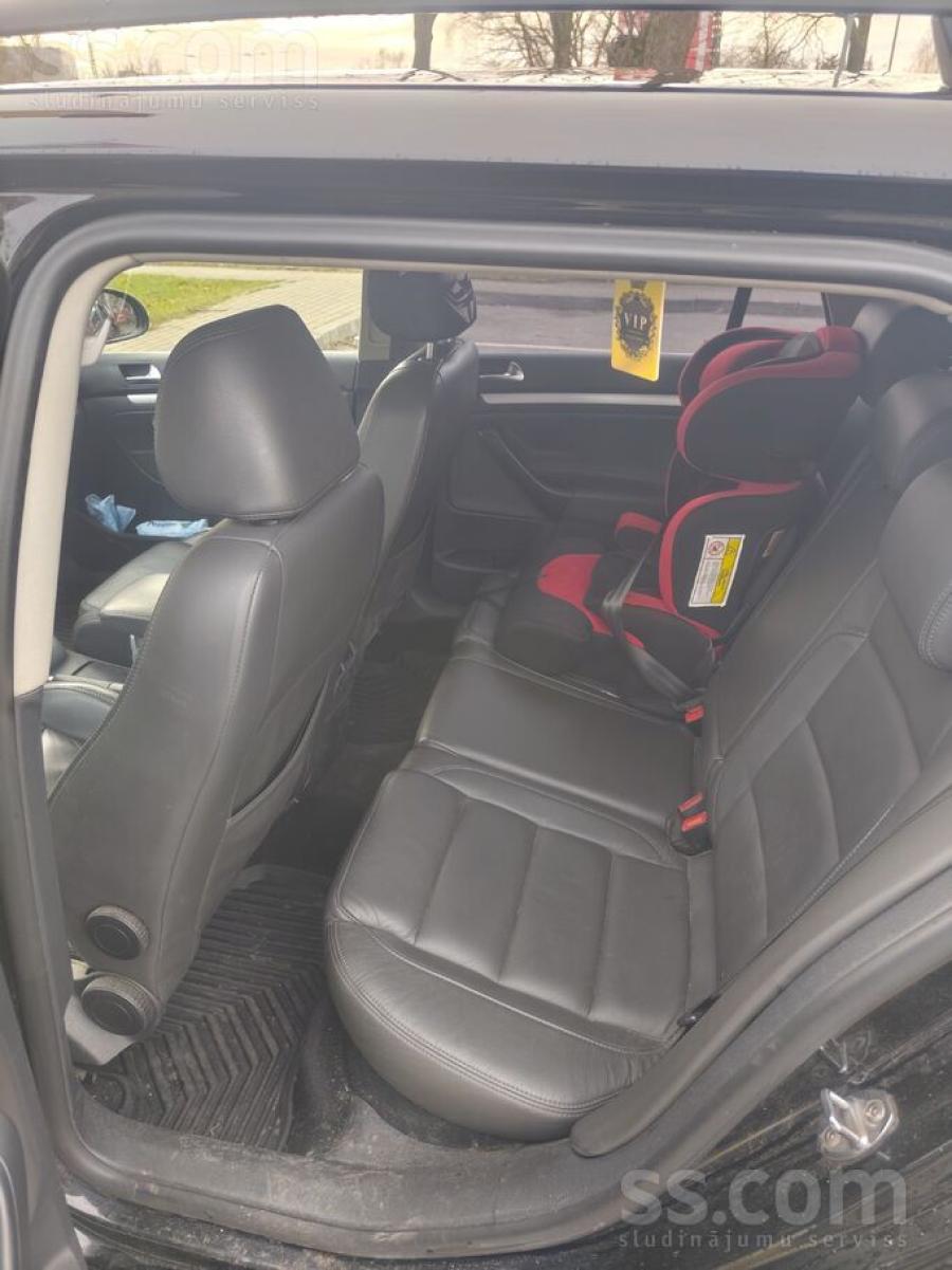 Black Volkswagen Golf 2011 in Riga, with an engine capacity of 1.20 L and mileage of 245 thousand km for 2700 €, photo 22 on AUTOMOTO.COM.LV