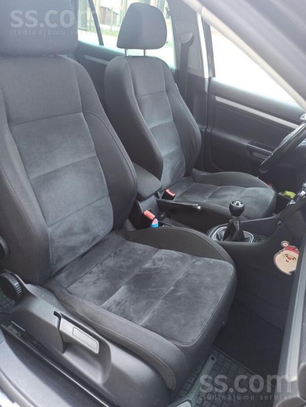 Melns Volkswagen Golf 2011 Rīga, ar dzinēja tilpumu 1.40 L un nobraukumu 215 tūkst. km par 4900 €, foto 7 vietnē AUTOMOTO.COM.LV