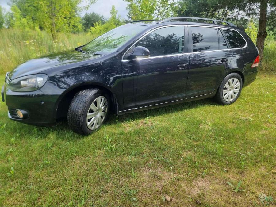 Black Volkswagen Golf 2011 in Jonava, with an engine capacity of 1.97 L and mileage of 178 thousand km for 2199 €, photo 4 on AUTOMOTO.COM.LV