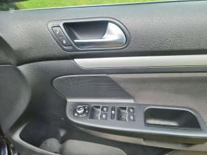 Black Volkswagen Golf 2011 in Jonava, with an engine capacity of 1.97 L and mileage of 178 thousand km for 2199 €, photo 13 on AUTOMOTO.COM.LV