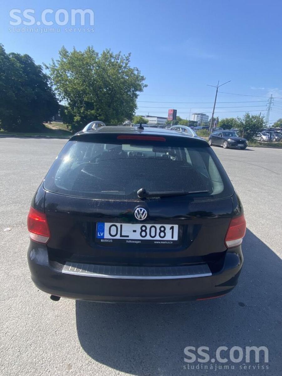 Black Volkswagen Golf 2011 in Riga, with an engine capacity of 1.60 L and mileage of 276 thousand km for 3800 €, photo 5 on AUTOMOTO.COM.LV