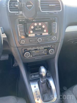 Black Volkswagen Golf 2011 in Riga, with an engine capacity of 1.60 L and mileage of 276 thousand km for 3800 €, photo 7 on AUTOMOTO.COM.LV