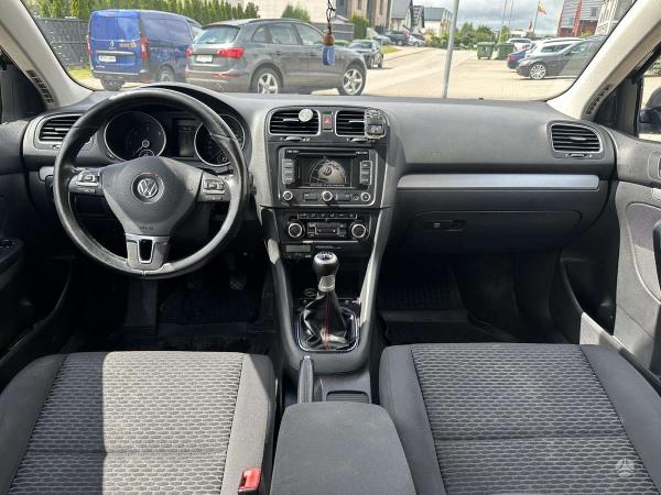 Melns Volkswagen Golf 2011 Viļņa, ar dzinēja tilpumu 1.60 L un nobraukumu 358 tūkst. km par 2100 €, foto 7 vietnē AUTOMOTO.COM.LV