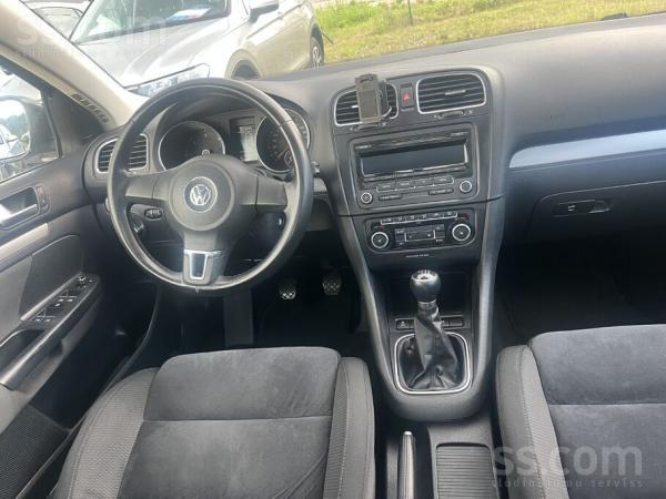 Melns Volkswagen Golf 2011 Valmiera, ar dzinēja tilpumu 2.00 L un nobraukumu 0 tūkst. km par 4900 €, foto 7 vietnē AUTOMOTO.COM.LV