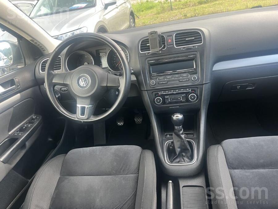 Melns Volkswagen Golf 2011 Valmiera, ar dzinēja tilpumu 2.00 L un nobraukumu 0 tūkst. km par 4900 €, foto 8 vietnē AUTOMOTO.COM.LV