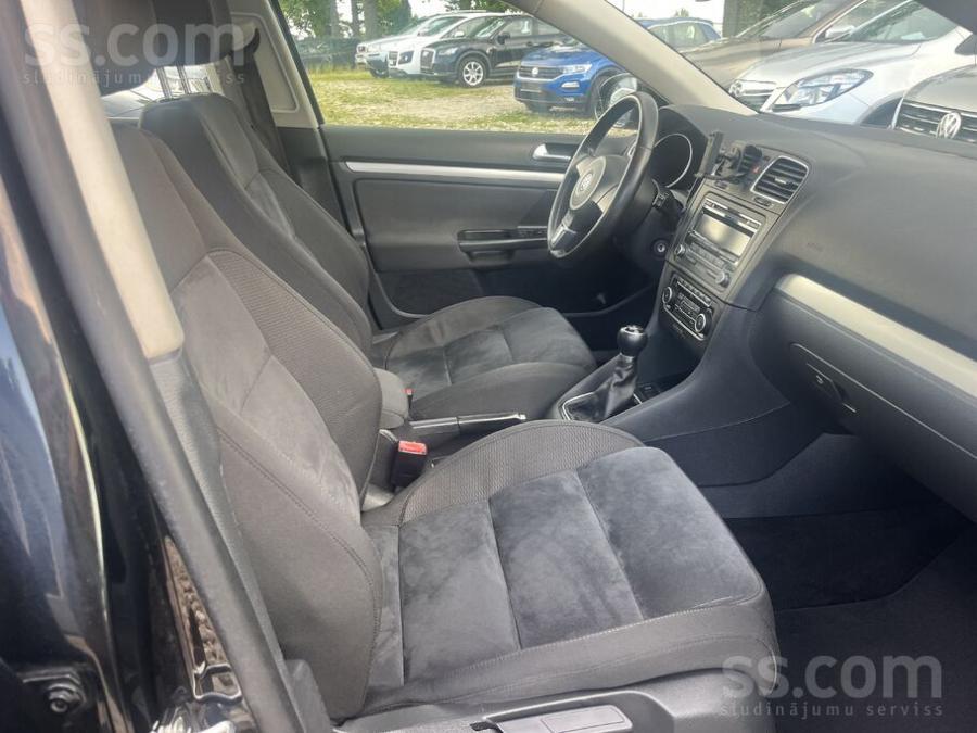 Melns Volkswagen Golf 2011 Valmiera, ar dzinēja tilpumu 2.00 L un nobraukumu 0 tūkst. km par 4900 €, foto 9 vietnē AUTOMOTO.COM.LV